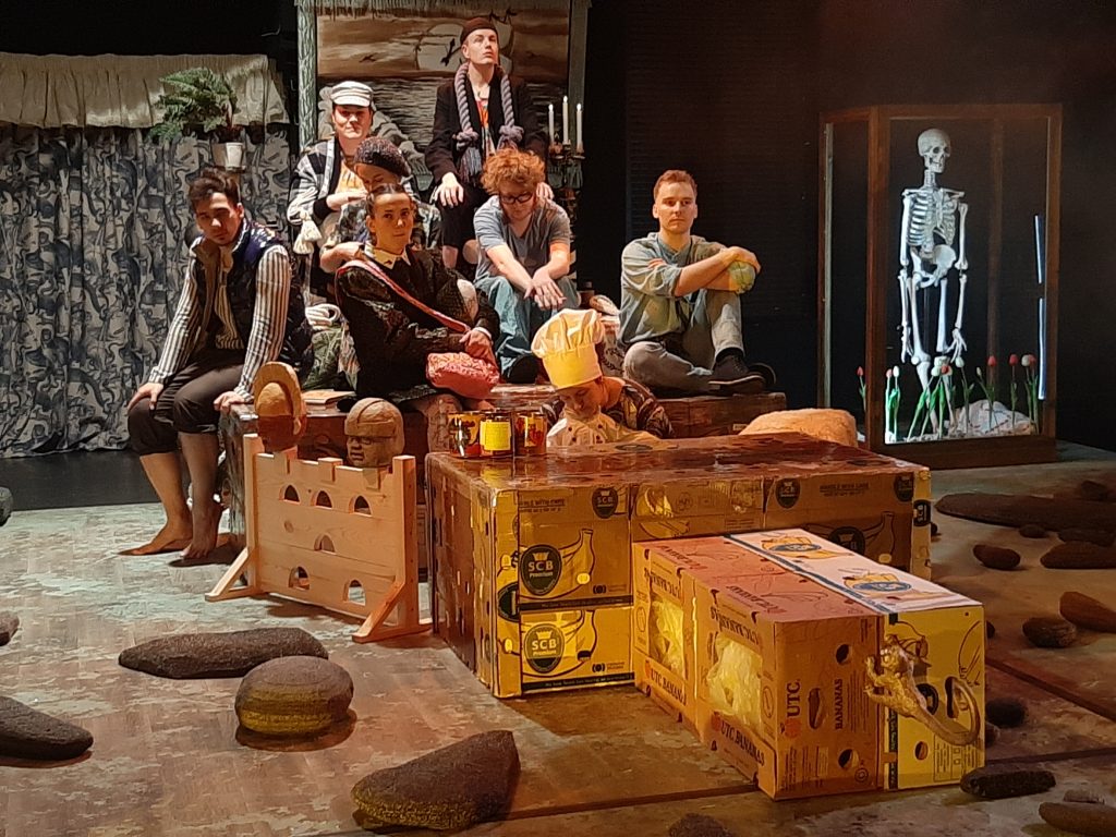 Wiadomości - "Darwin albo dzieci ewolucji". Spektakl o ludziach ...